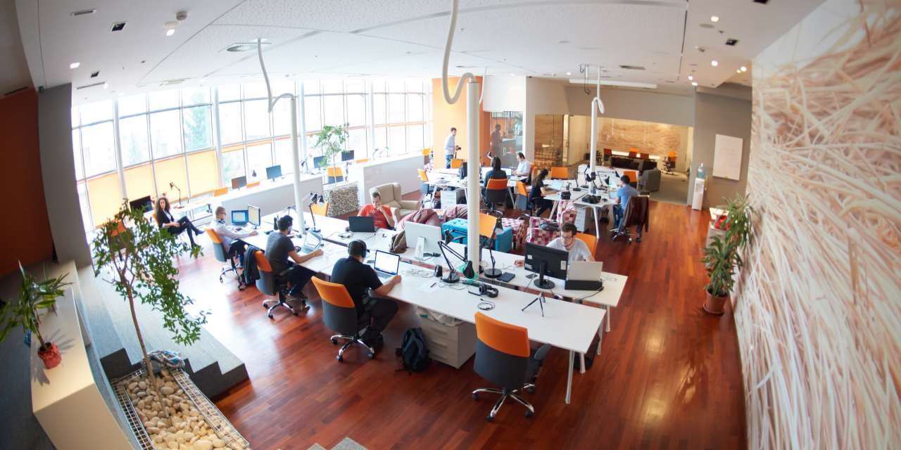 The Modern Workplace: Mastering Communication & Collaboration | Spanish ...